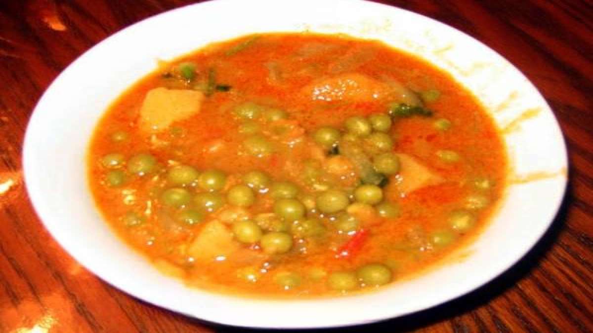 சிம்பிளான மற்றும் சுவையான... பட்டாணி குருமா | Pattani Kurma Recipe In ...