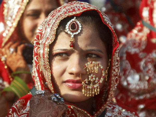 கட்டுனா இந்த ஊரு பொண்ண கல்யாணம் பண்ணணும்... எல்லாருக்கும் ரெண்டு ...