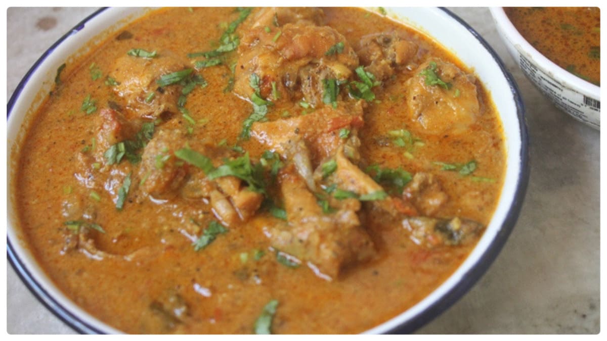 சன்டே ஸ்பெஷல்: மதுரை ஸ்டைல் சிக்கன் குழம்பு | Madurai Style Chicken ...